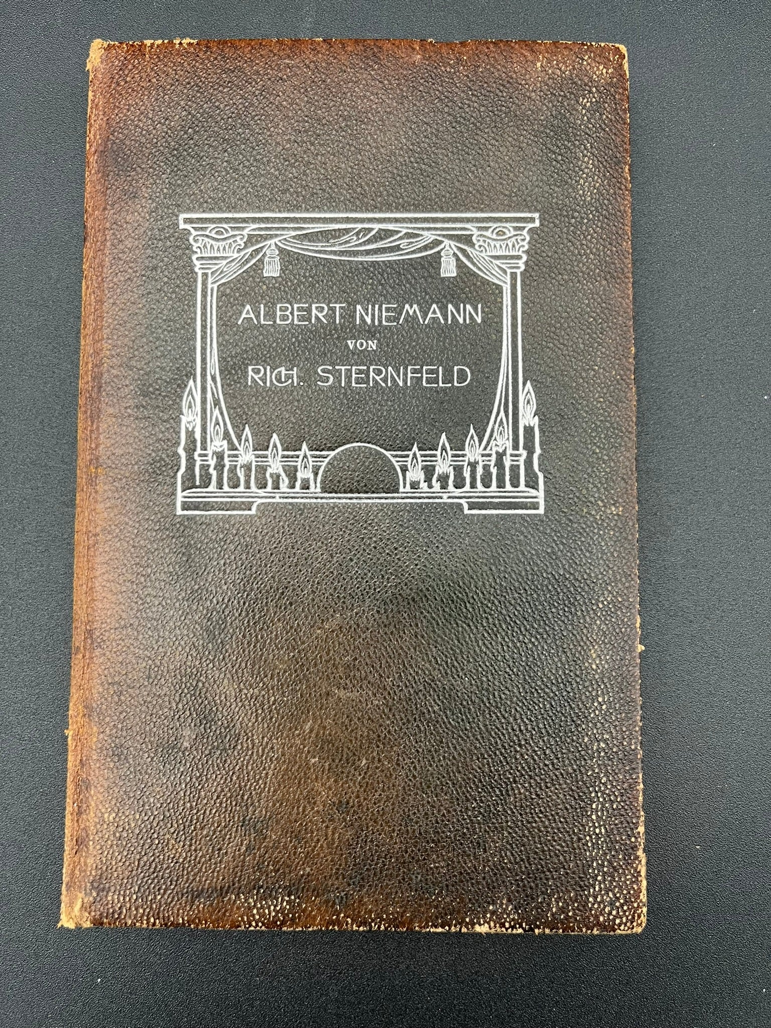 Albert Niemann – History Bound