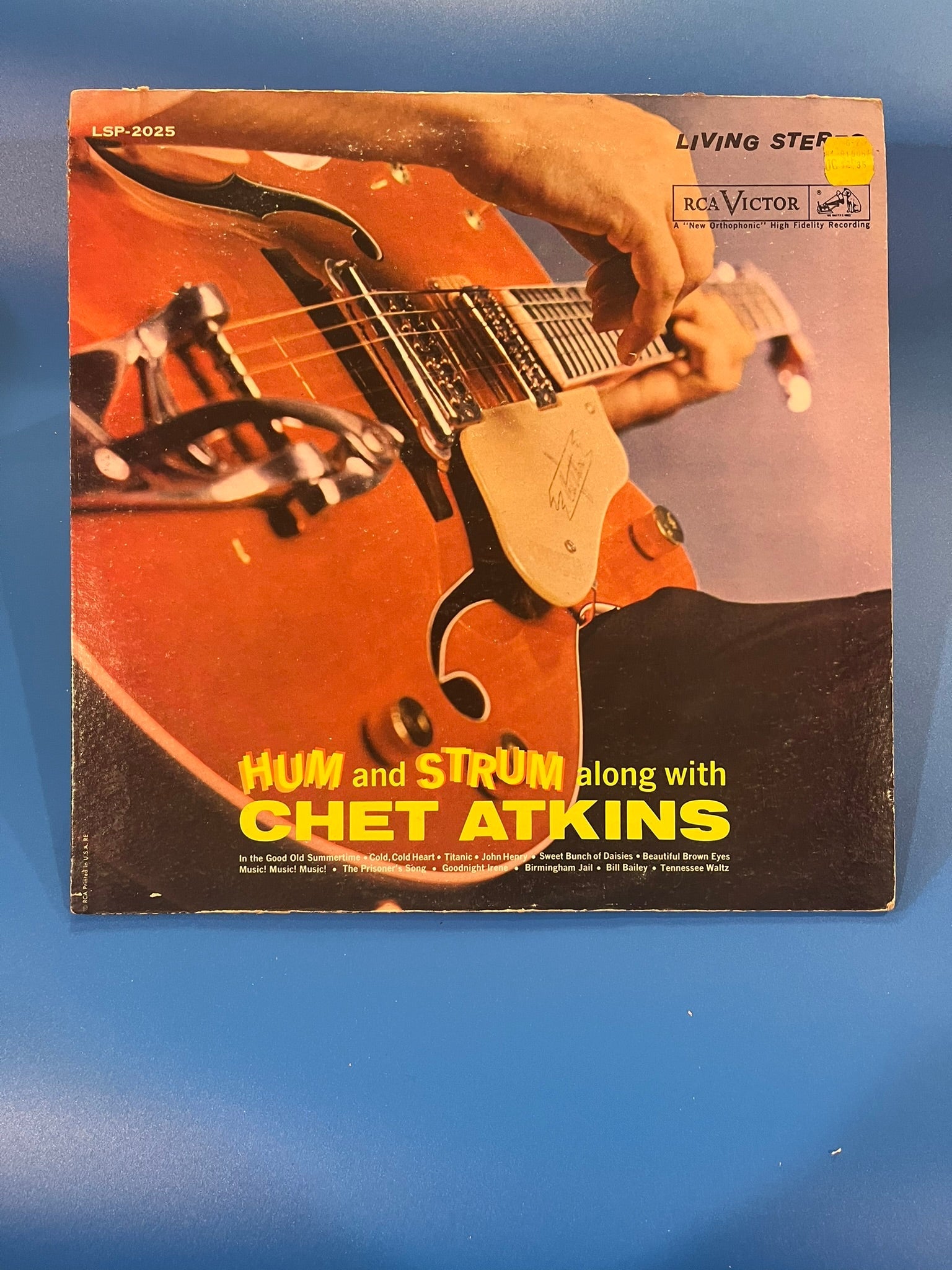 Hum and Strum Along with Chet Atkins – History Bound